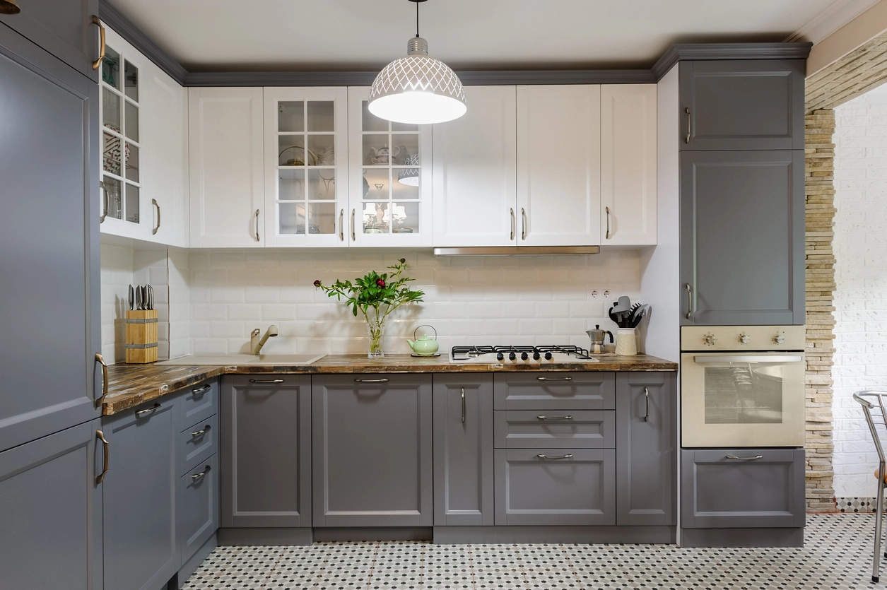 Shaker Cabinets vs. Traditional Cabinets: Style Guide 2026